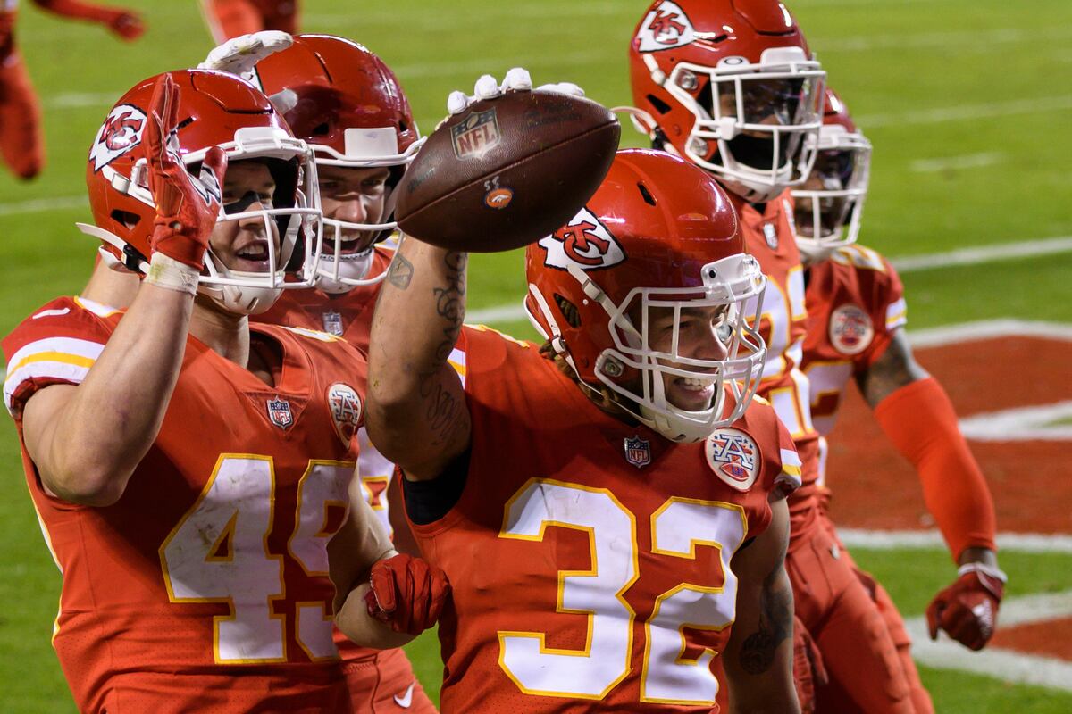 Patrick Mahomes, Chiefs Clinch 2020 AFC West Title with Win vs ...