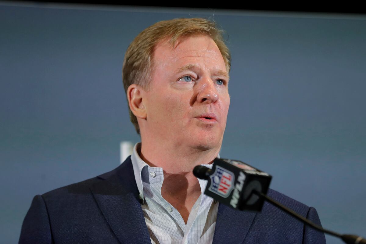 NFL's Roger Goodell Talks COVID-19 Vaccines; Fan Capacity for Super ...