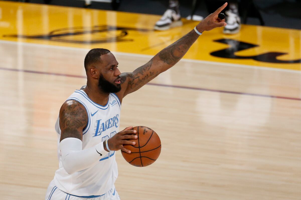 Lakers' LeBron James Wins 2020 AP Male Athlete of the Year Award | News, Scores, Highlights ...