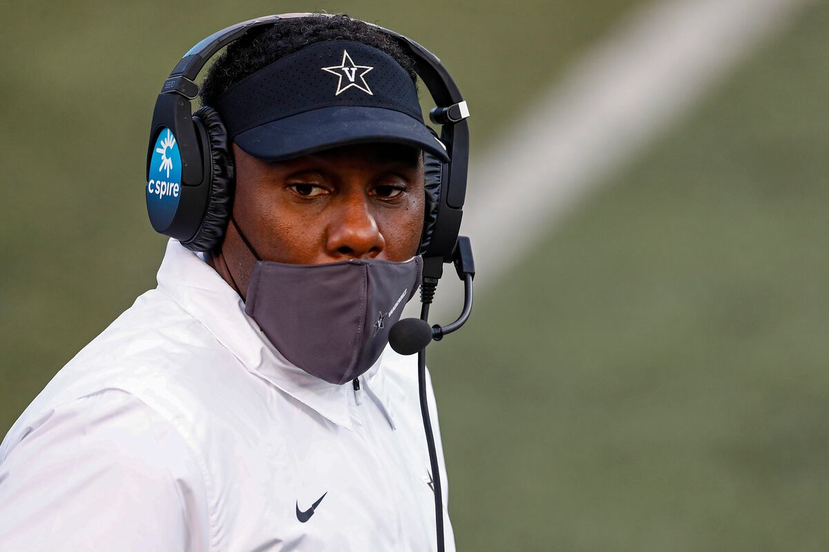 Derek Mason Named Auburn Defensive Coordinator After Vanderbilt Exit ...