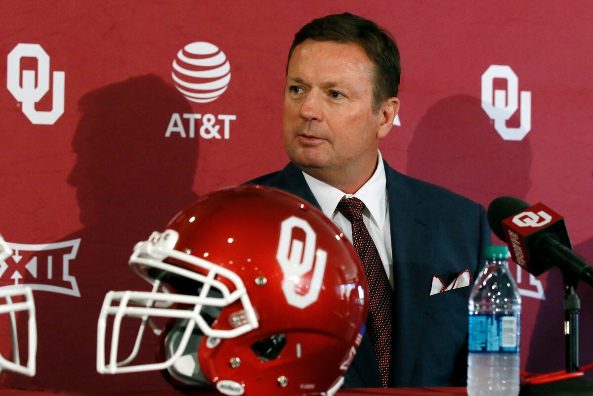 Bob Stoops, Carson Palmer, Tony Romo Headline 2021 CFB Hall of Fame ...