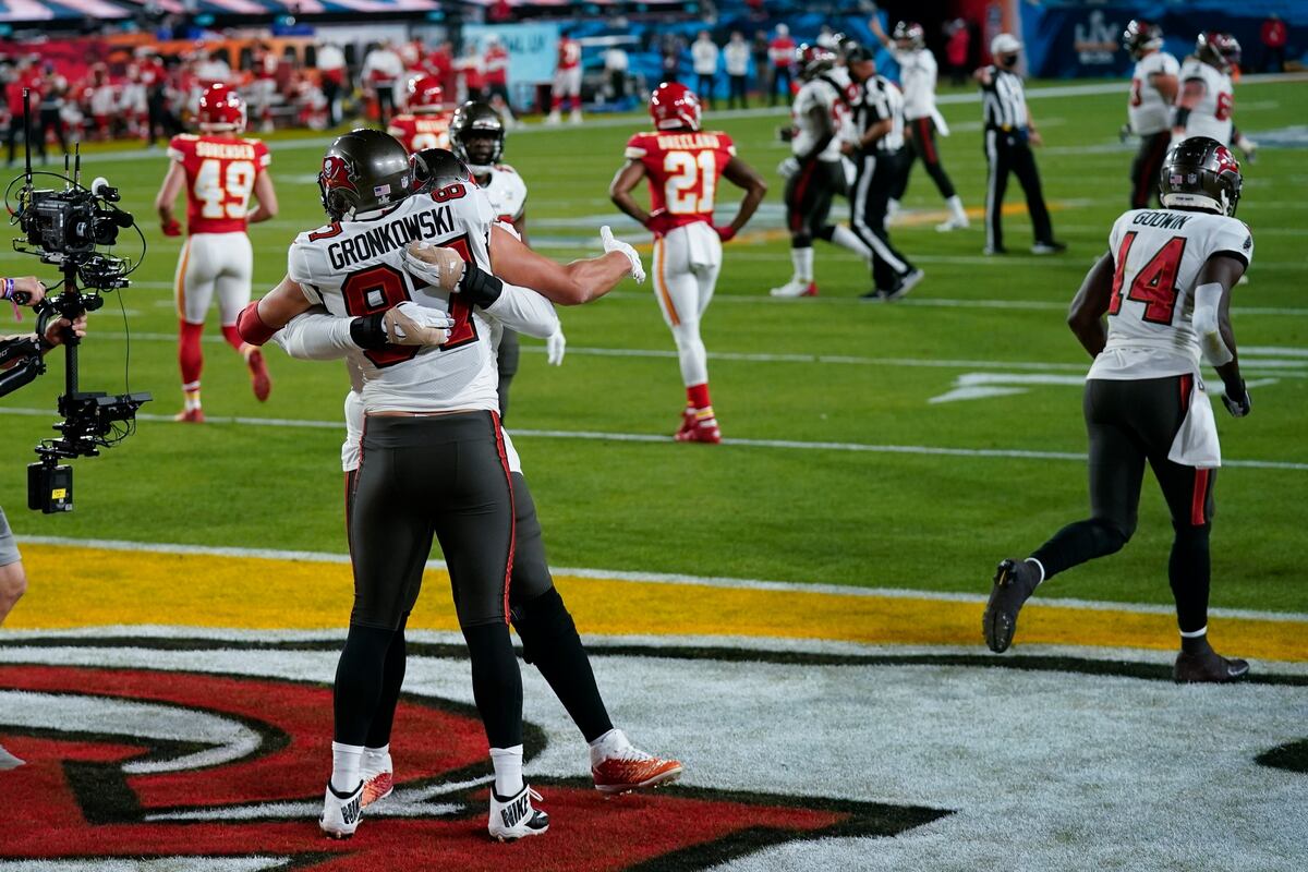 Tom Brady Throws 1st-Quarter TD for 1st Time in Super Bowl Career vs ...