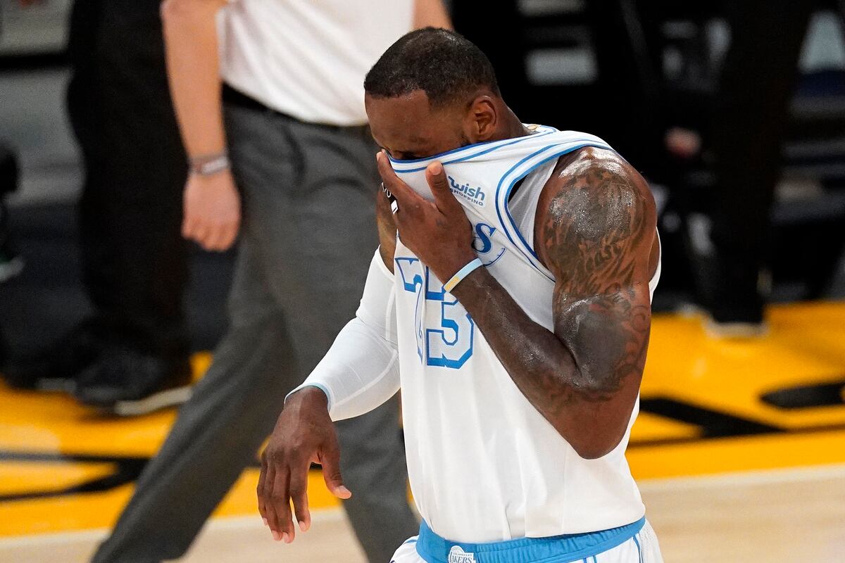 LeBron James on Lakers' 4-Game Losing Streak: 'We Hit a Rough Patch ...