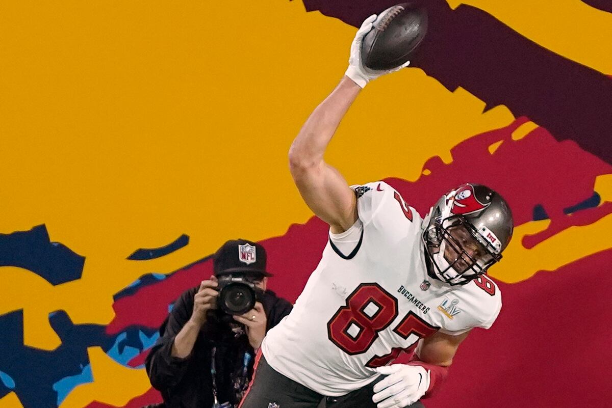 Rob Gronkowski to Coach Against Tedy Bruschi in Arizona Spring Football ...