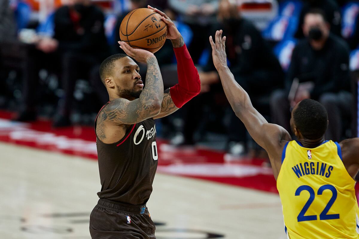 Damian Lillard Outduels Stephen Curry as Trail Blazers Beat Warriors ...