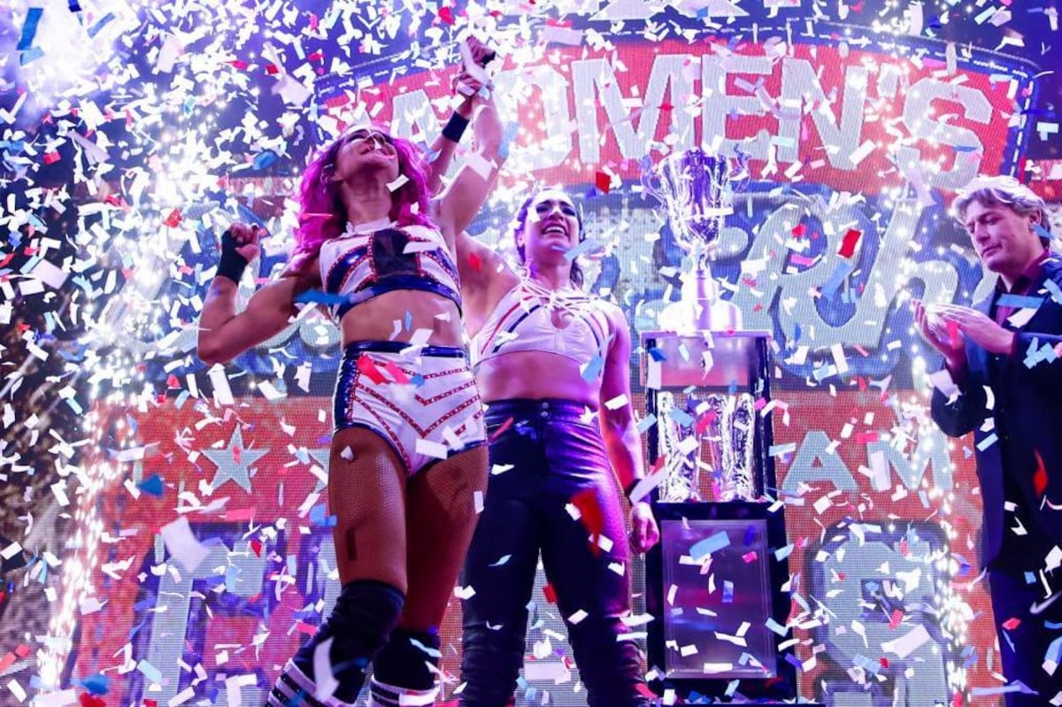Dakota Kai Raquel Gonzalez Crowned As Wwe Nxts 1st Womens Tag Team