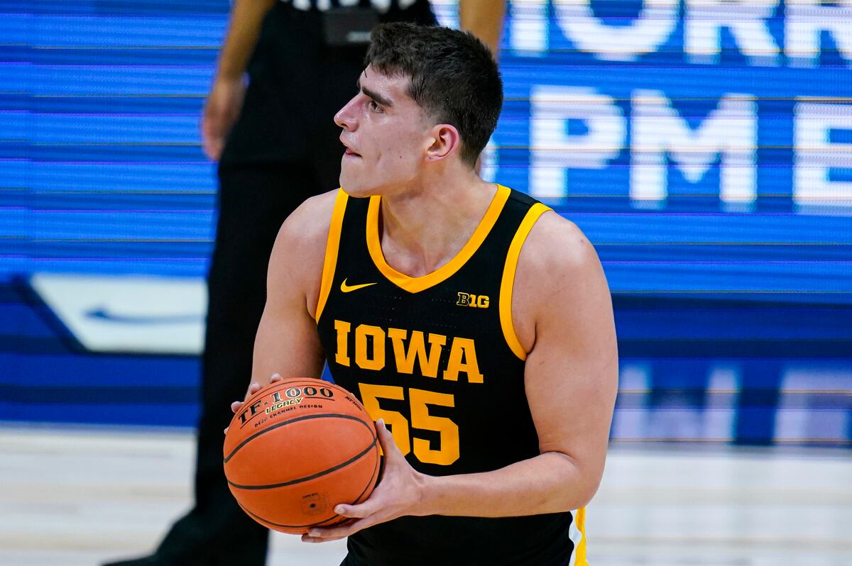 Cade Cunningham, Luka Garza Headline 2021 Naismith Men's POY Finalists ...