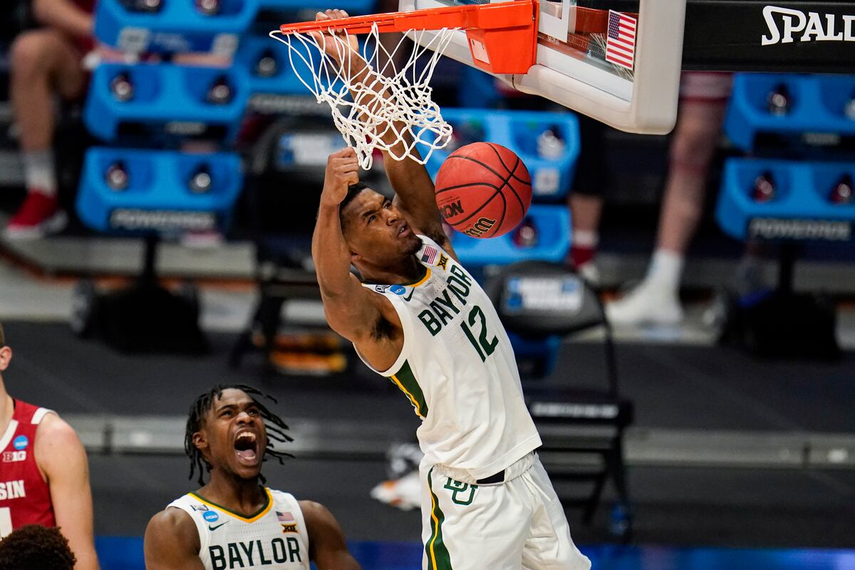 No. 1 Baylor Holds Off No. 9 Wisconsin to Advance in 2021 NCAA ...