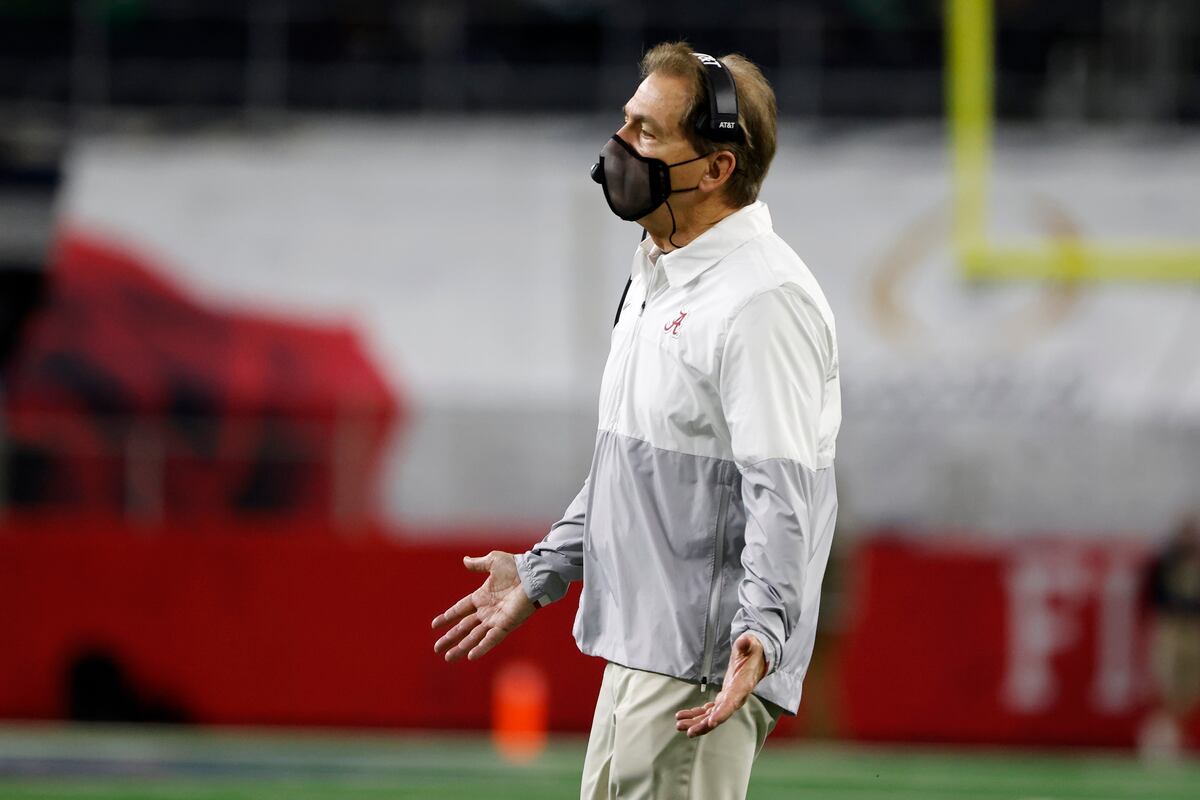 Report: Alabama TE Coach Jay Graham Expected to Leave Team 2 Months ...