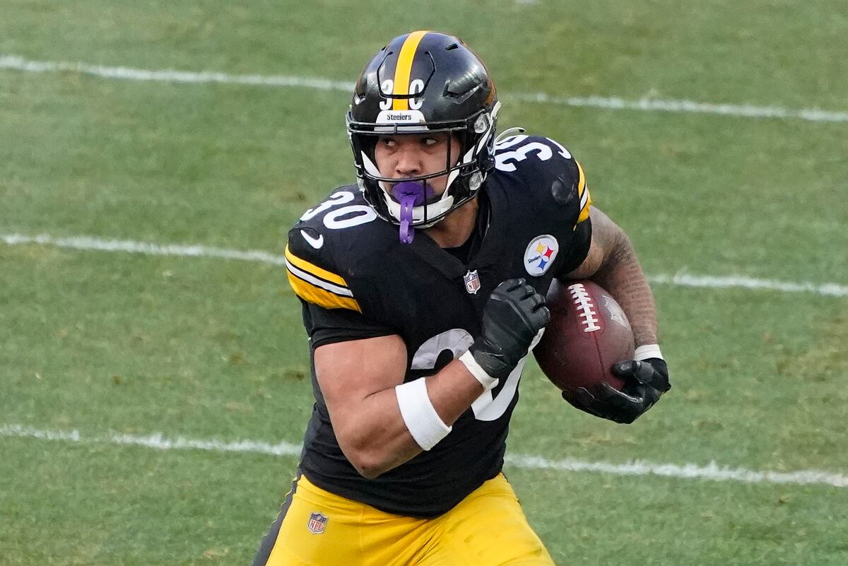 Former Steelers RB James Conner Agrees to 1-Year Contract with ...