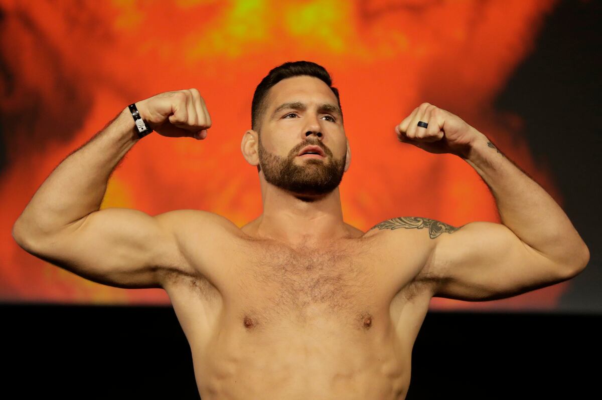 Chris Weidman's Wife Marivi Says UFC Fighter's Surgery on Leg Injury ...