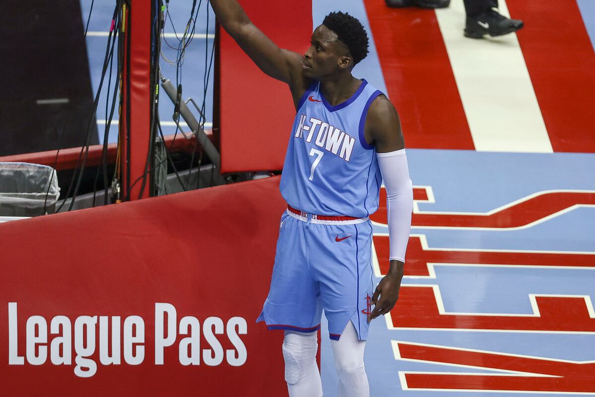 Buying Or Selling Latest Nba Trade Rumors News Scores Highlights