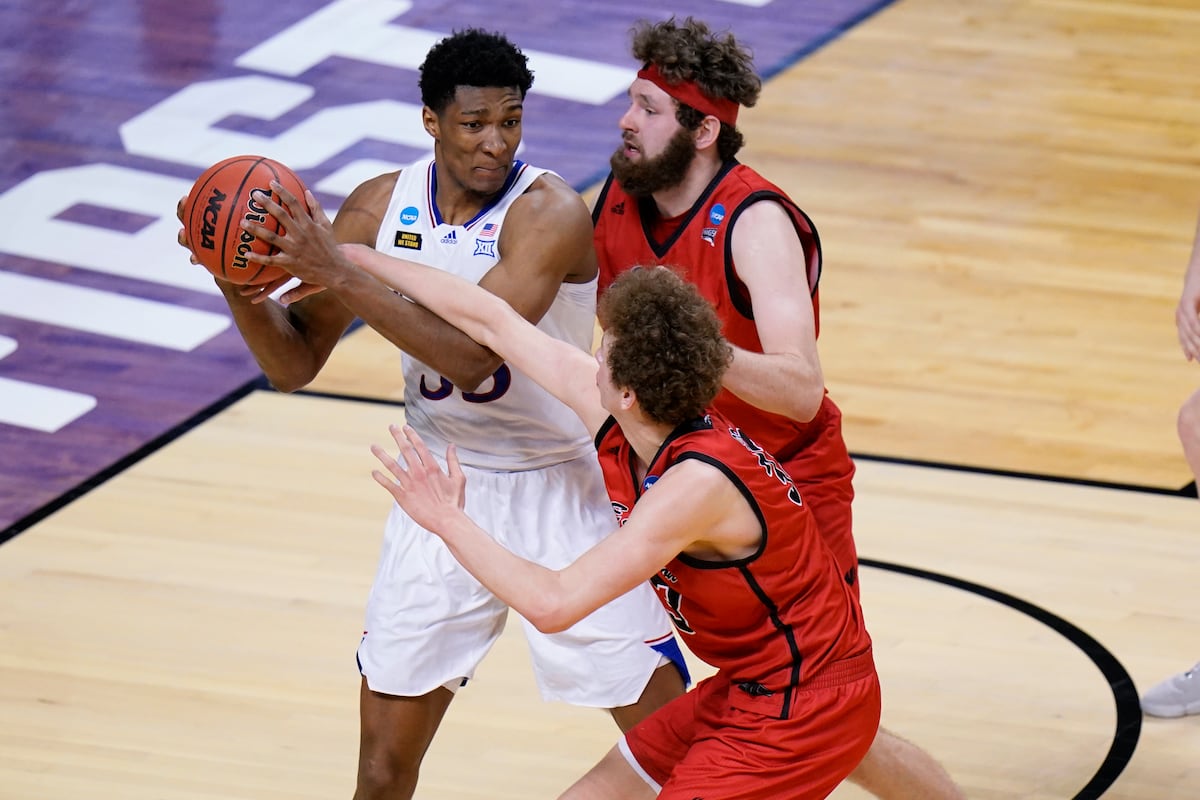 NCAA Men s Tournament 2021 Saturday s First Round Winners And Losers ncaa-men-s-tournament-2021-saturday-s-first-round-winners-and-losers