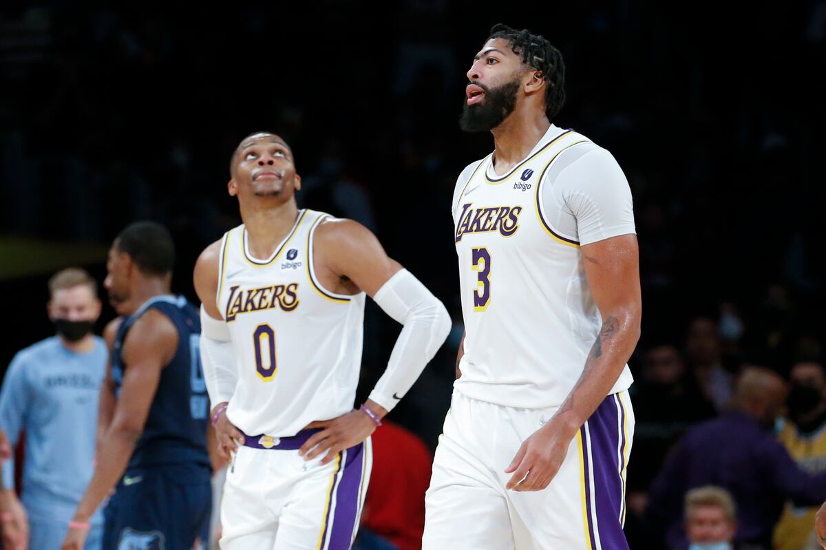 Lakers' Hypothetical Blockbuster Trades to Shake Up NBA Offseason ...